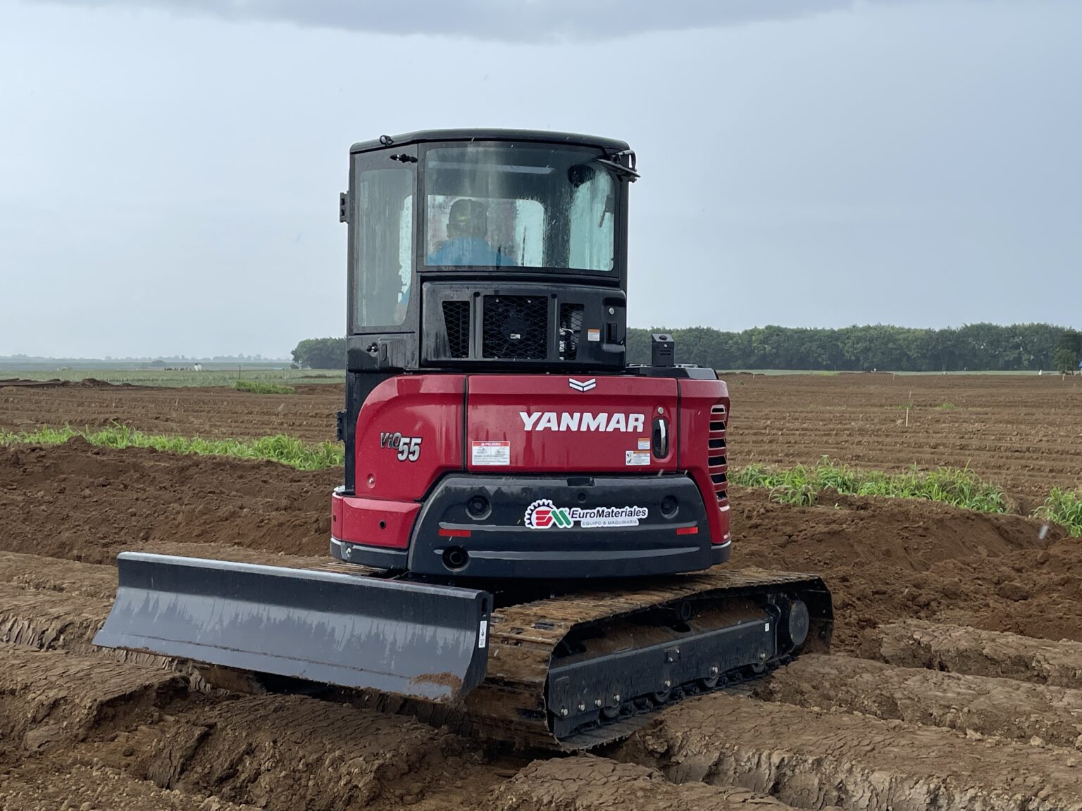 Miniexcavadora YANMAR ViO55 (cabina cerrada con A/C) – Euromateriales