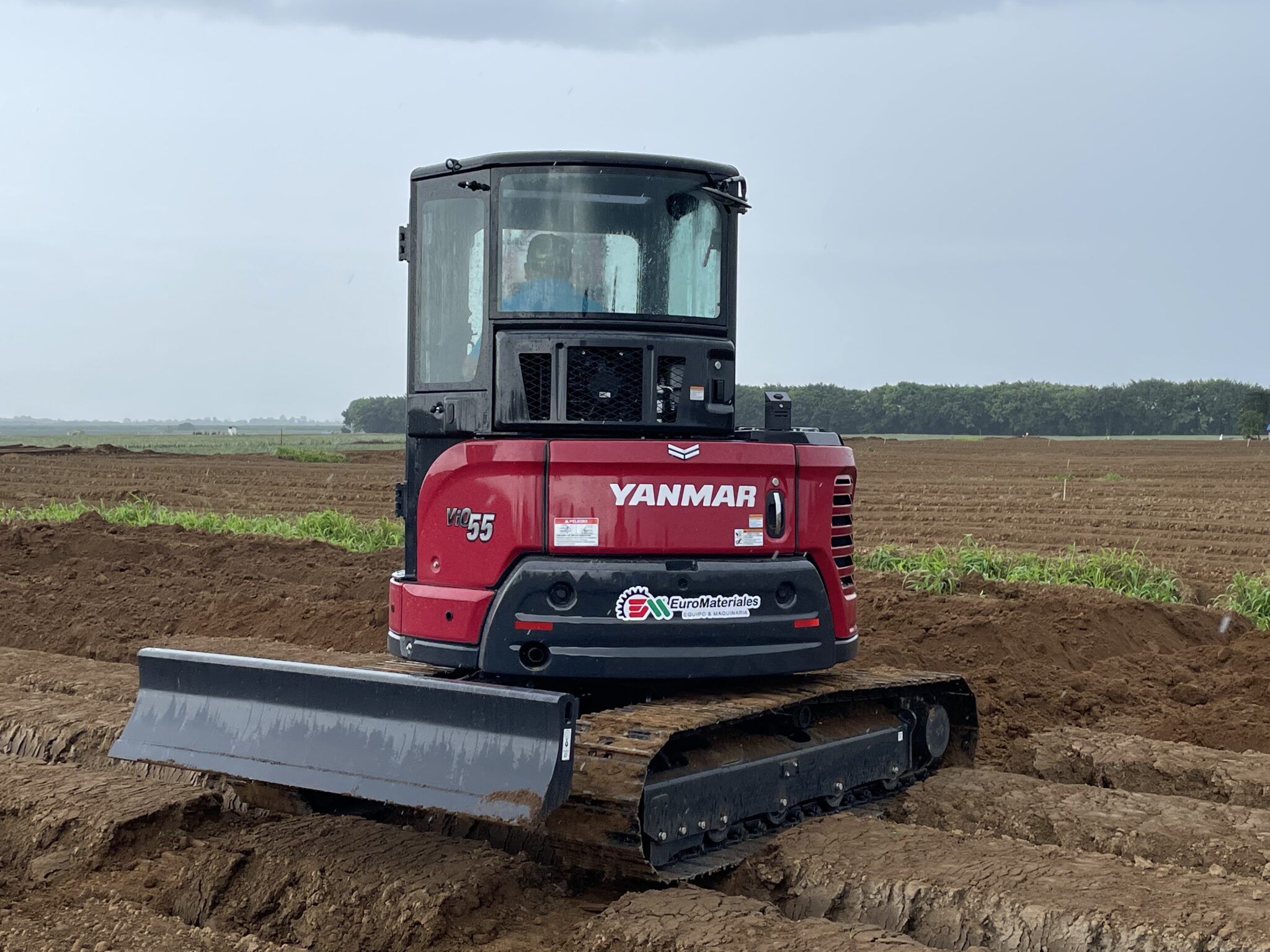Miniexcavadora YANMAR ViO55 (cabina cerrada con A/C) – Euromateriales