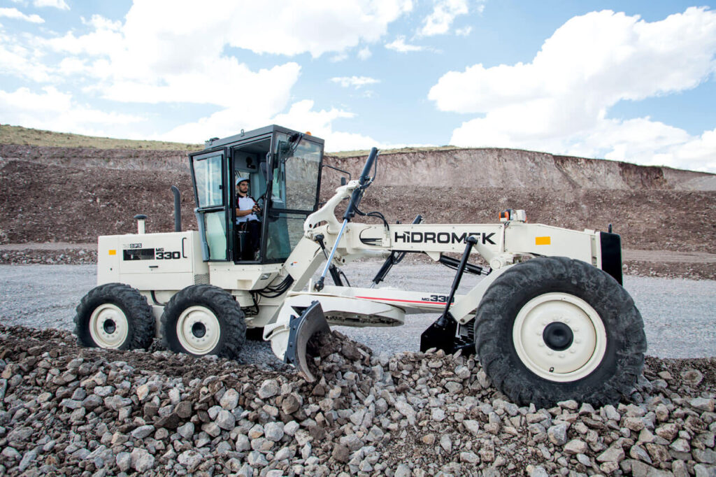 Motoniveladora HIDROMEK MG330